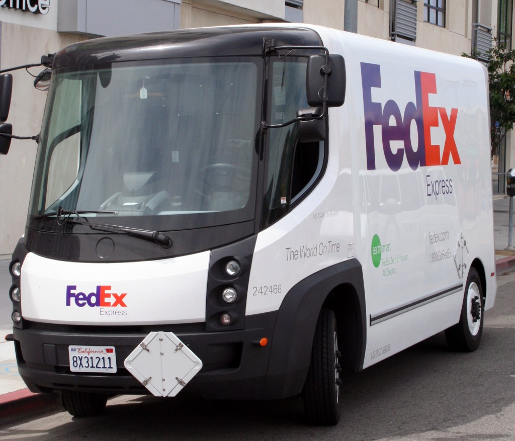Modec_FedEx_truck,_LA - TransportShaker